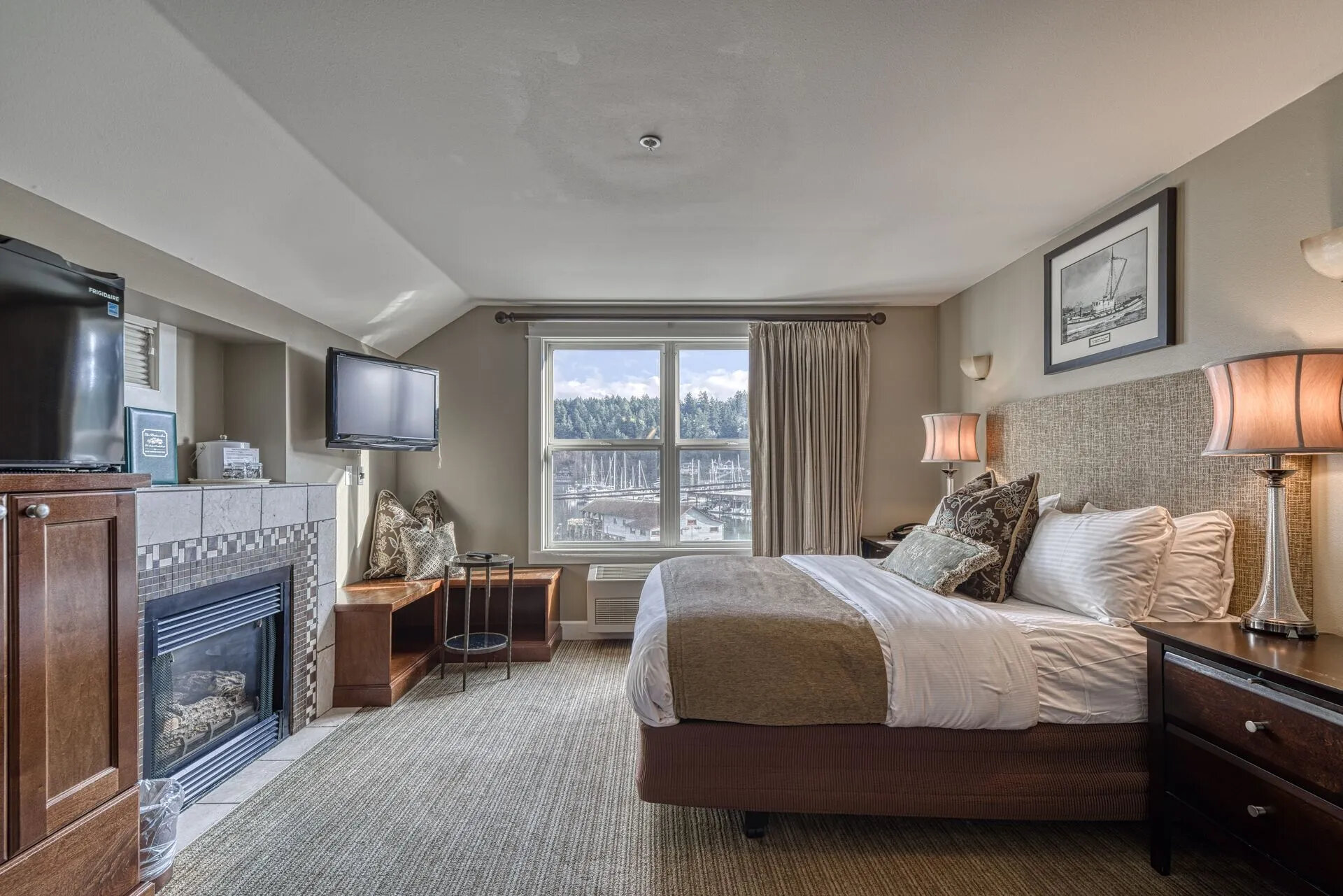 Take a Tour - Maritime Inn